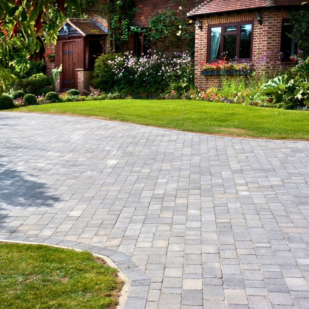 Brett Alpha Antique Block Paving - Silver Haze - 105x140x60mm Browse