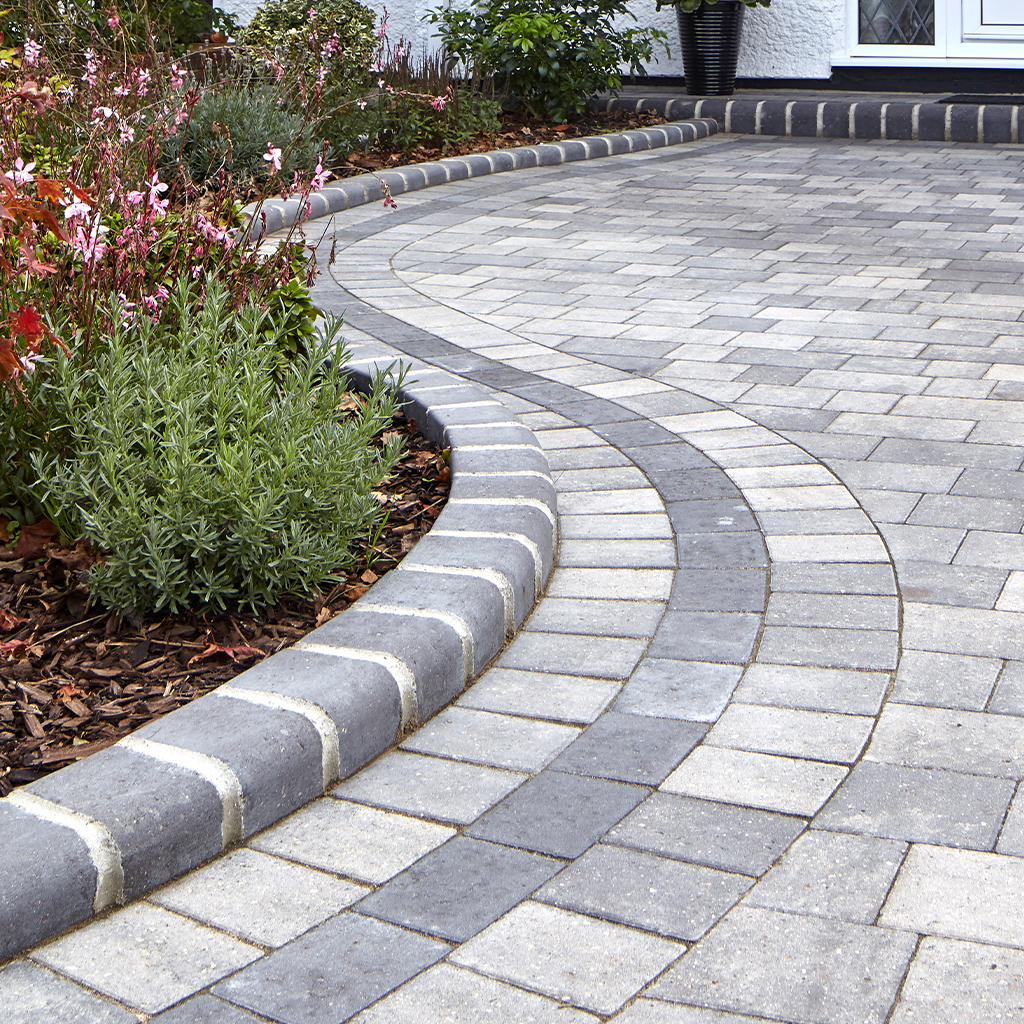 Brett Drivestyle Kerb - Charcoal - 125x100x125mm Product