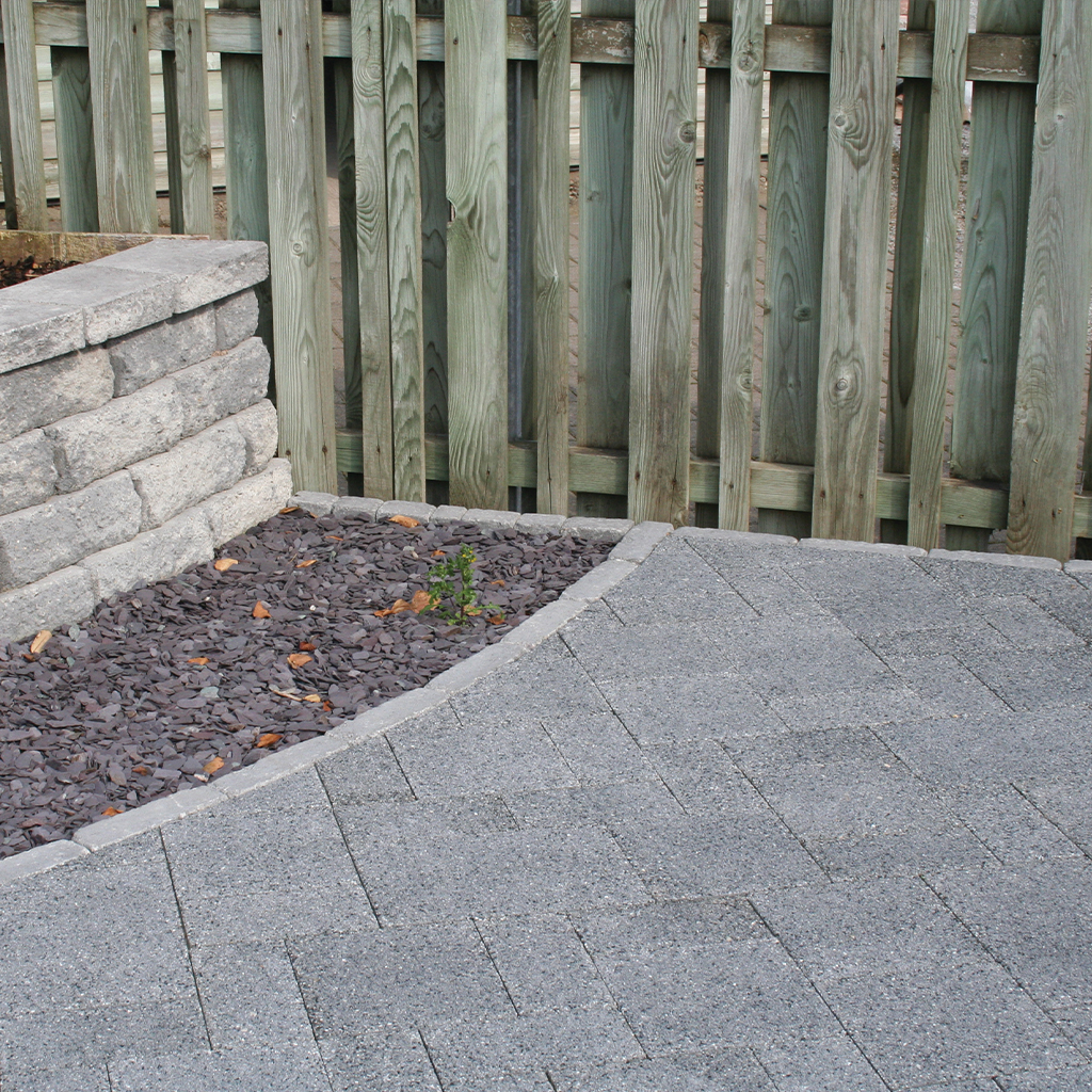 Plaza 3's Mixed Size Block Paving 50mm - Pepper Product
