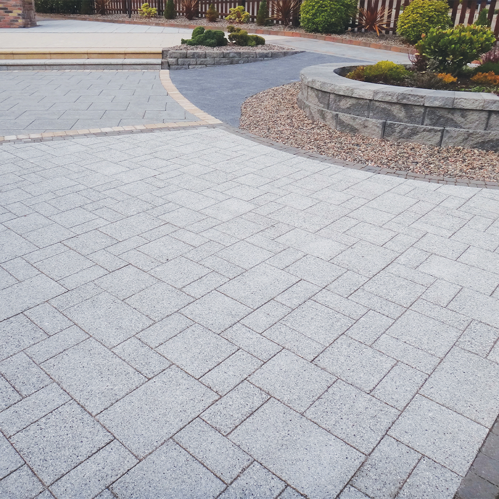 Plaza 3's Mixed Size Block Paving 50mm - Salt Product