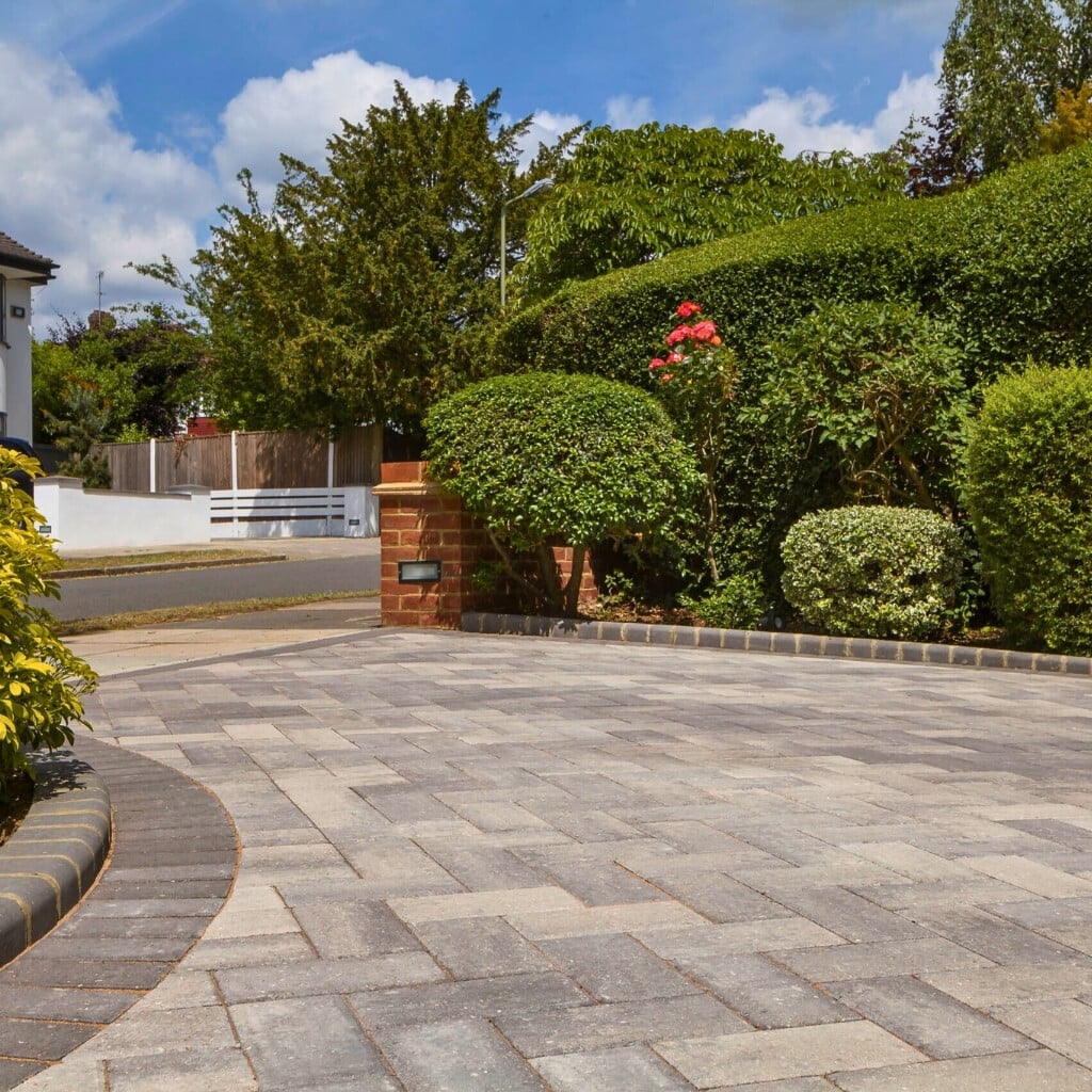 Brett Delta Block Paving - Silver Haze - 266x133x50mm Product